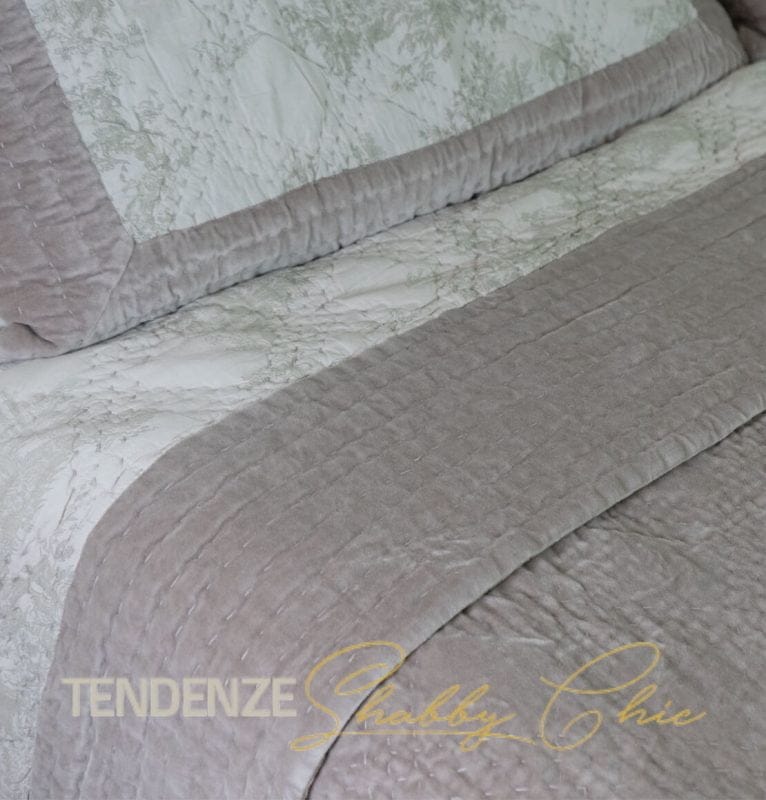 Trapunta Matrimoniale Boutis Toile de Jouy Blanc Mariclò Tortora